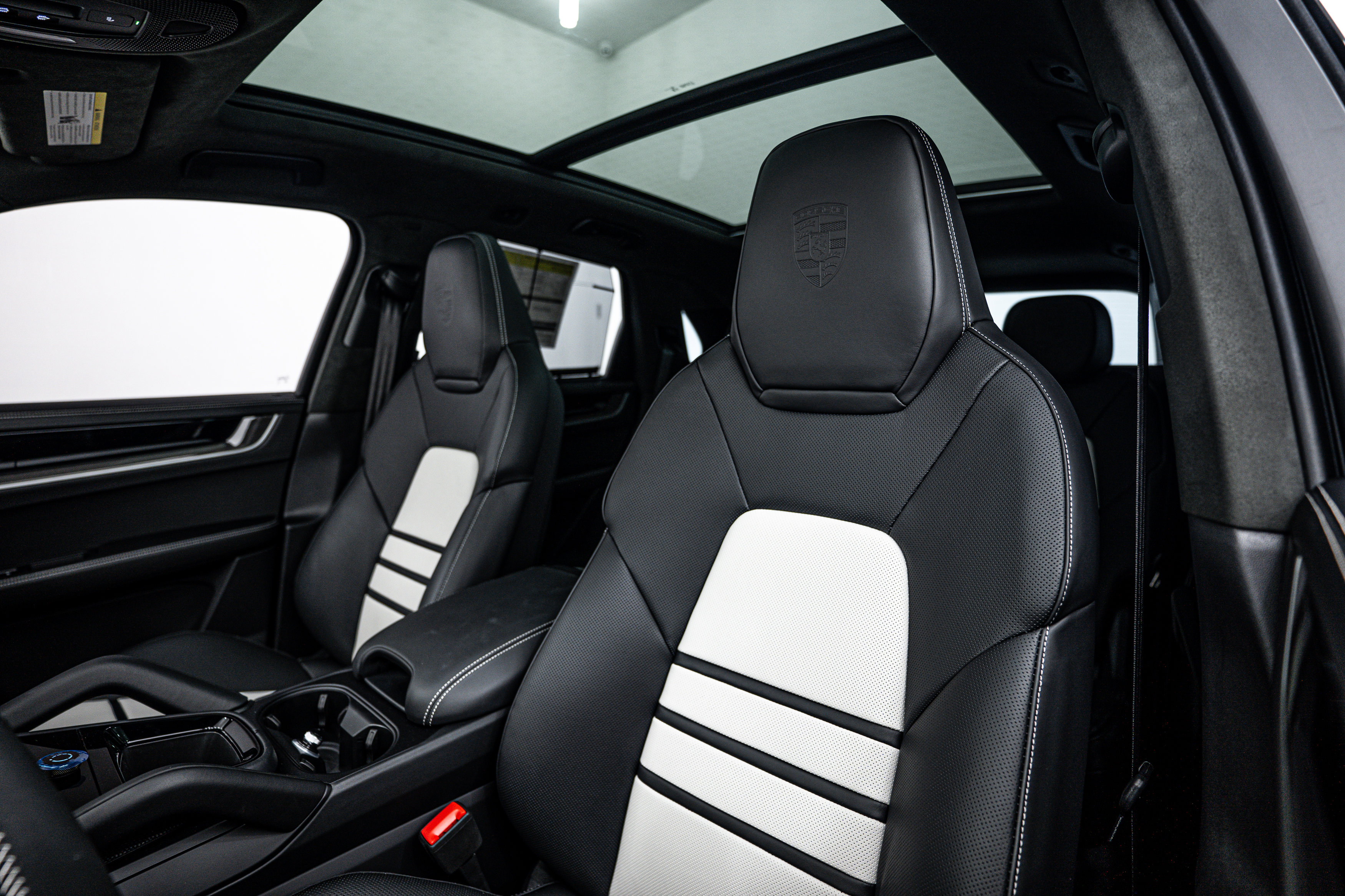 New 2025 Porsche Cayenne Turbo E-Hybrid Sport Utility in Highland Park ...