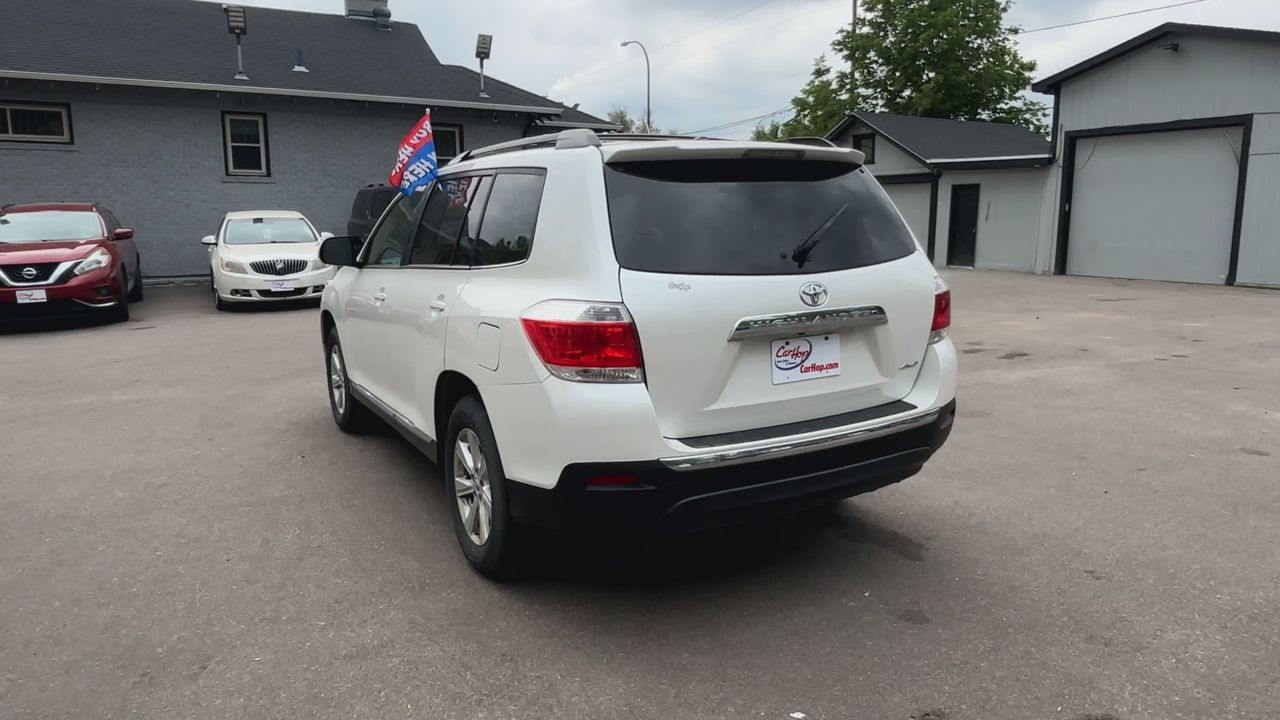 Used 2011 Toyota Highlander SE SPORT UTILITY 4D UP in Lakewood | CarHop