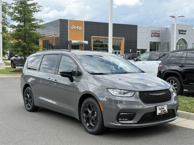 New 2025 Chrysler Pacifica Hybrid Select 4D Passenger Van in Winchester ...