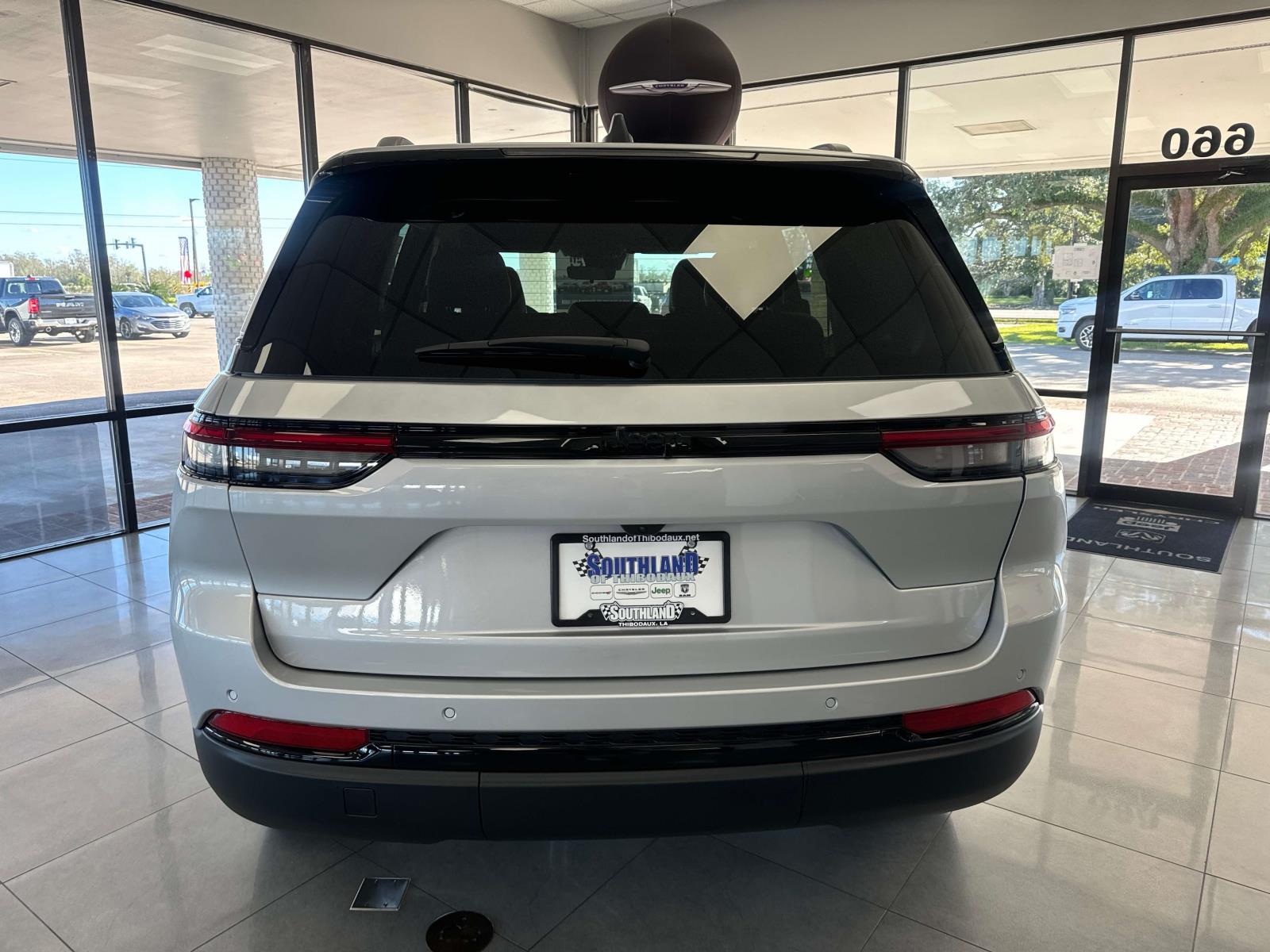 New 2025 Jeep Grand Cherokee Altitude Utility in Houma #T5J010 ...