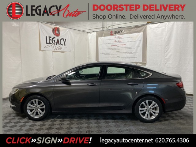 Pre-Owned 2016 Chrysler 200 Limited 4D Sedan in Garden City #3358 ...