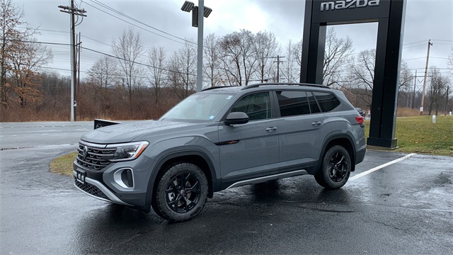 New 2024 Volkswagen Atlas 2.0T Peak Edition SEL 4D Sport Utility in ...