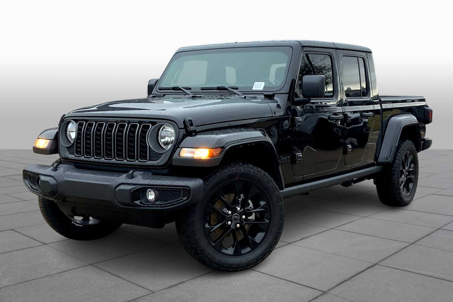 New 2025 Jeep Gladiator Nighthawk Crew Cab in Dallas #SL509749 | Dallas Dodge Chrysler Jeep Ram