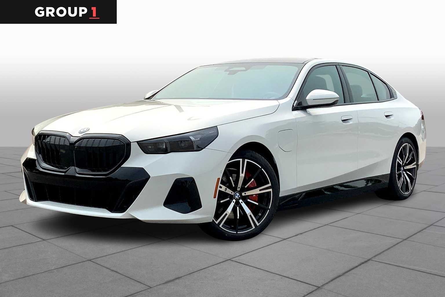 New 2026 BMW 5 Series 550e xDrive 4dr Car in Houston #TCU91539 | Group ...