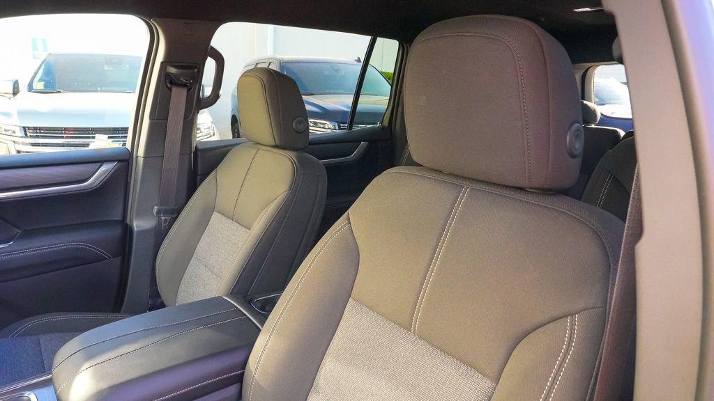 New 2026 GMC Acadia Elevation SUV in Valencia #2262042T | Magic GMC