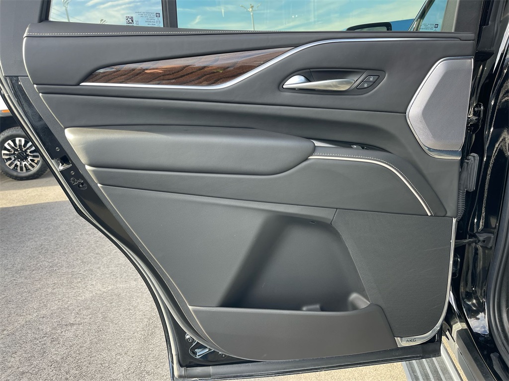 Used 2022 Cadillac Escalade Sport Platinum 4D Sport Utility in ...