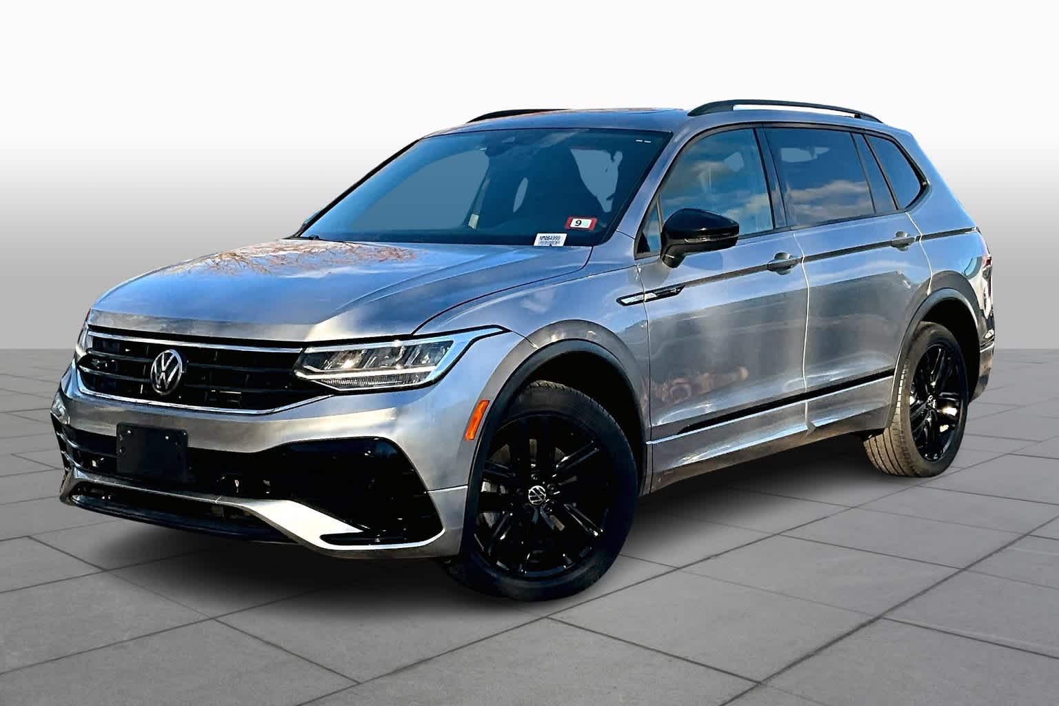 Pre-Owned 2022 Volkswagen Tiguan SE R-Line Black Sport Utility in ...