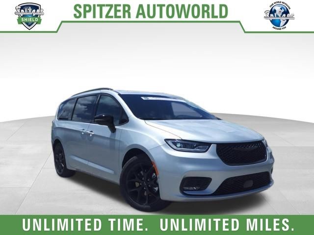 New 2024 Chrysler Pacifica Touring L Passenger Van in Homestead ...