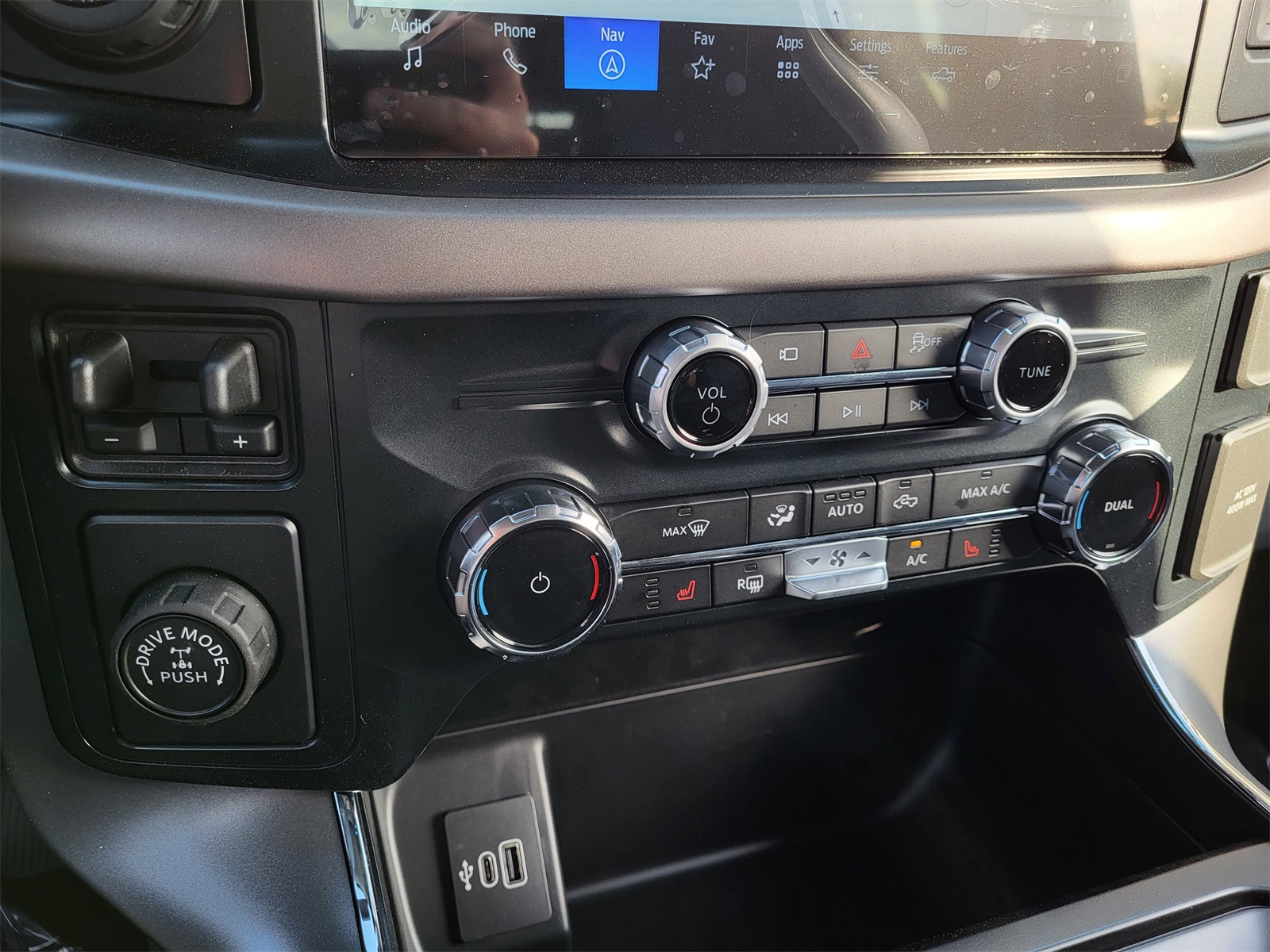 New 2025 Ford F-150 XLT SuperCrew® in Seneca #10072 | Lake Keowee Ford