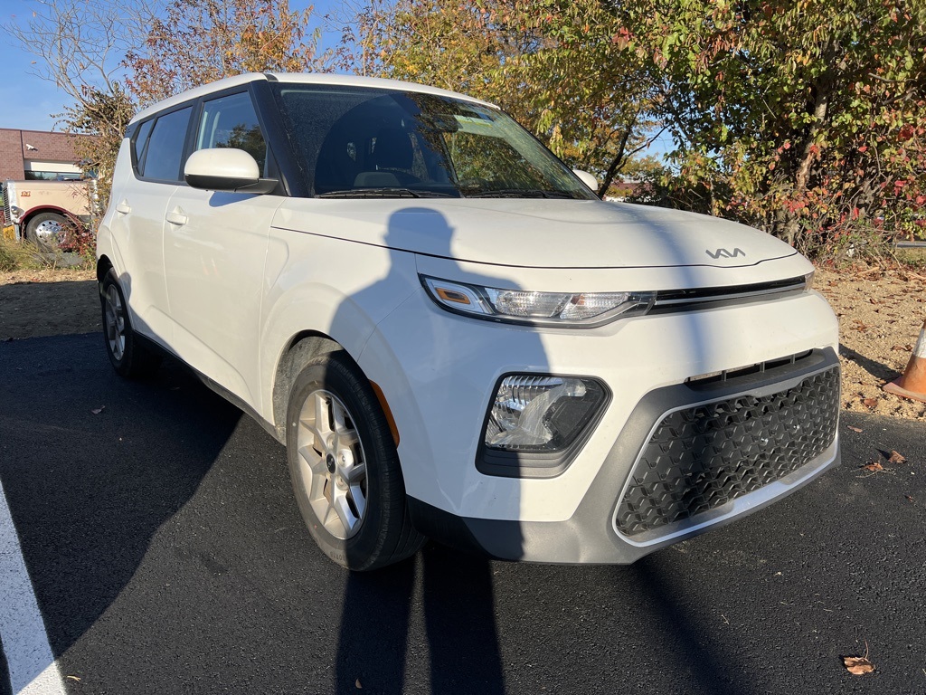 2022 Kia Soul White Rear