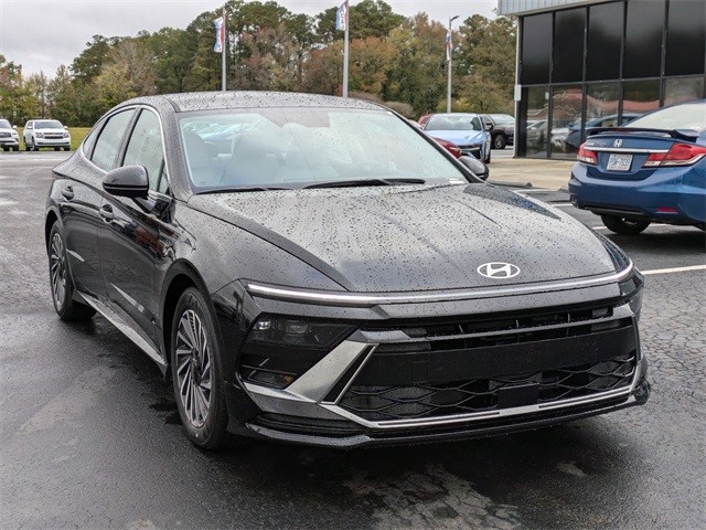 New 2025 Hyundai SONATA HYBRID SEL 4D Sedan in New Bern #SN2232 ...