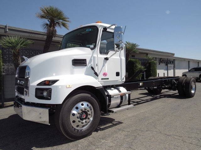 New 2024 MACK MD642-42R TRACTOR TR in Fresno #325346 | Affinity Truck ...
