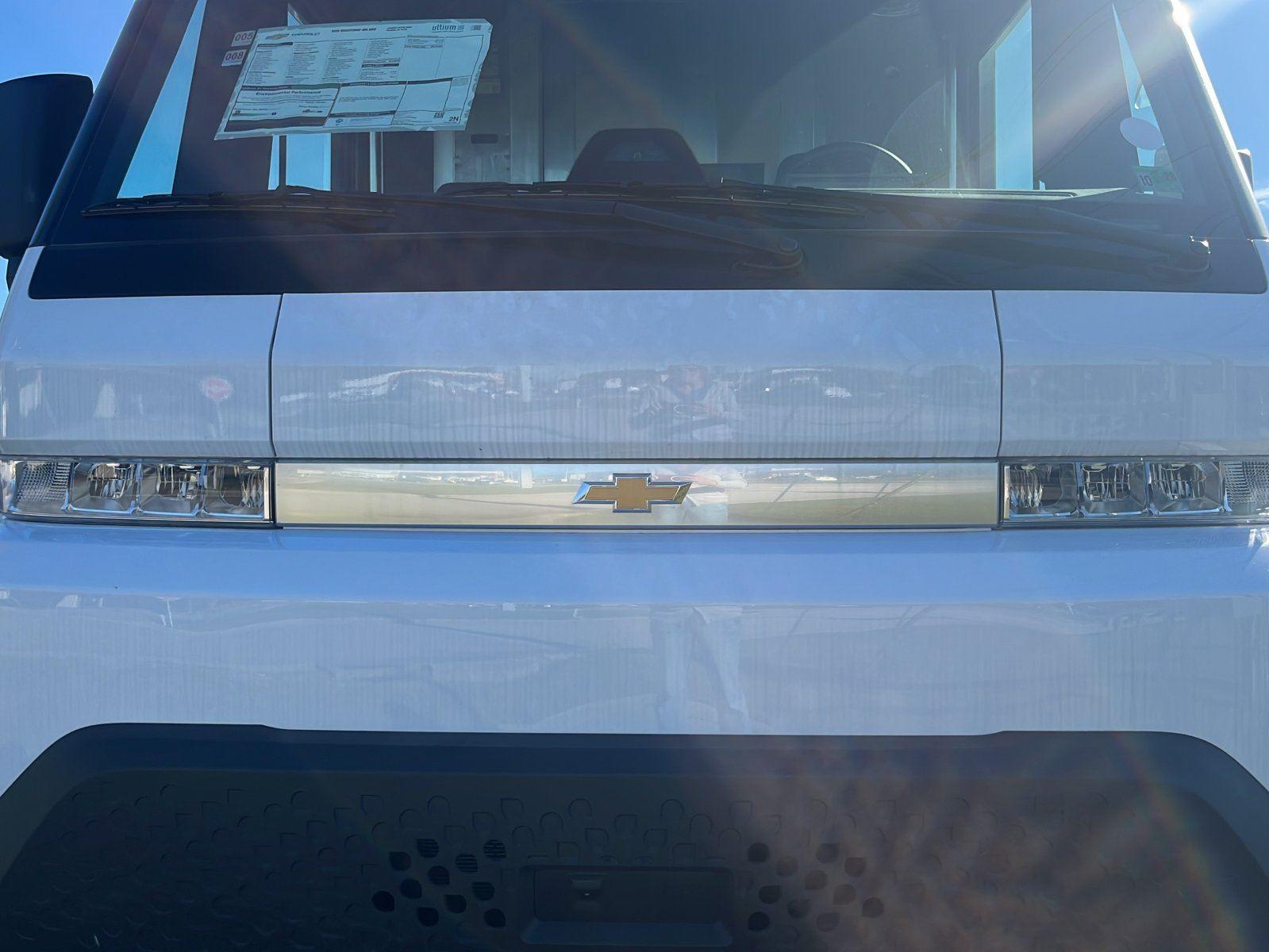 New 2025 Chevrolet BrightDrop 400 AWD 400 Cargo Van in North Prince ...