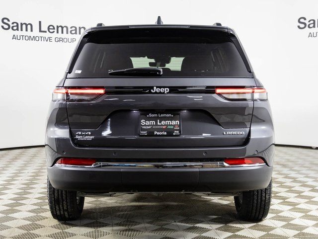 New 2025 Jeep Grand Cherokee Laredo 4D Sport Utility in Central IL #J8192 | Sam Leman Automotive ...