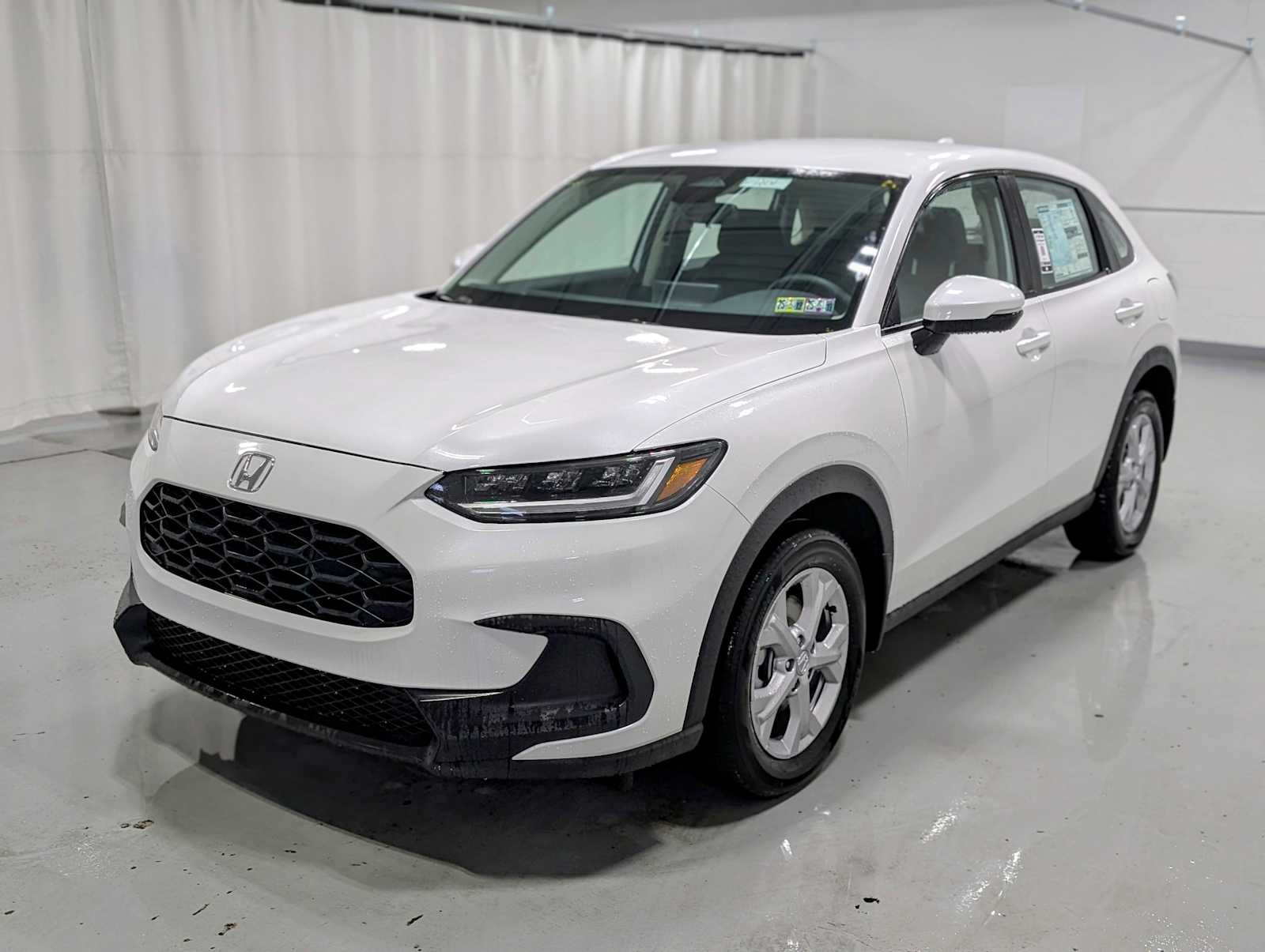 New 2025 Honda HR-V LX in Platinum White Pearl | Greensburg | #H11201