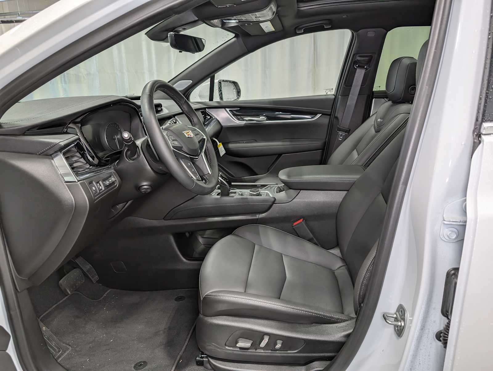 New 2025 Cadillac XT5 Premium Luxury SUV in Greensburg #C01047 | Smail Cadillac