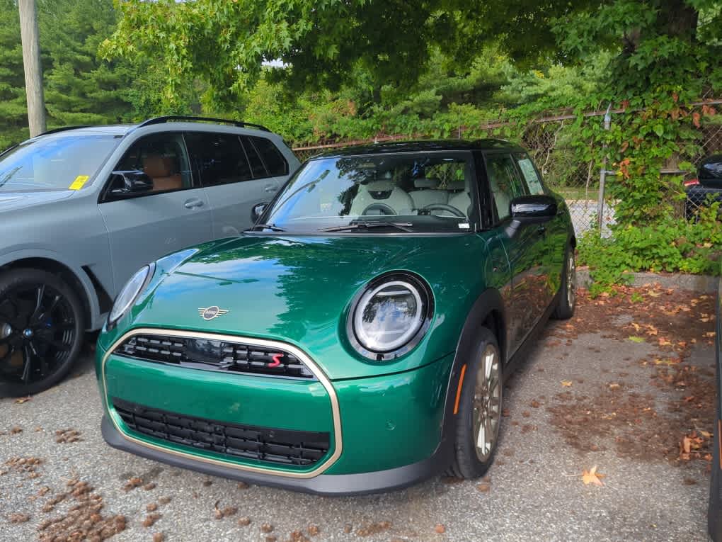 New 2025 MINI Hardtop 4 Door FWD Signature Plus in Annapolis #S2W40890 ...
