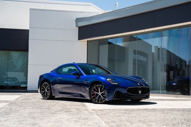 Maserati Granturismo Blue