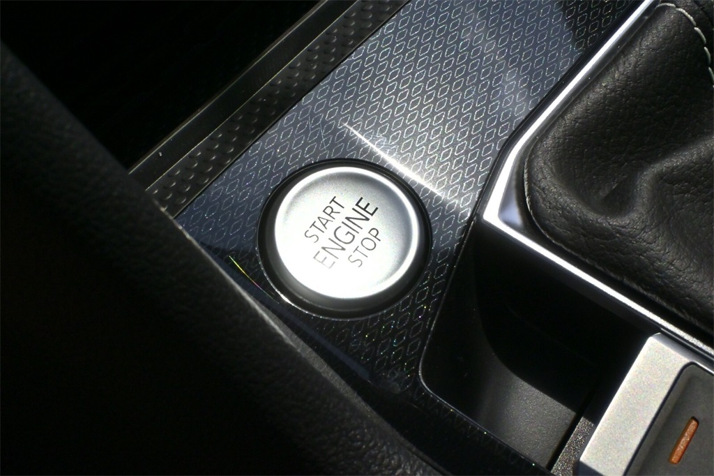 New 2025 Volkswagen Taos 1.5T SE Black 4D Sport Utility in Crystal Lake #V55402 | Fox Valley ...