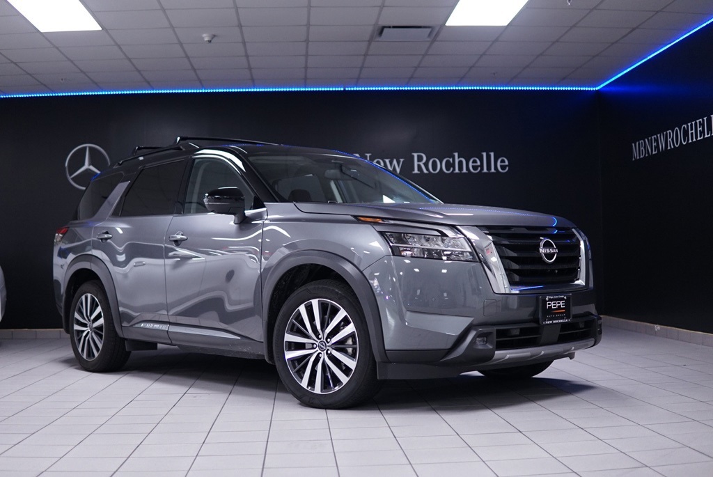 Nissan 2022 Pathfinder Grey