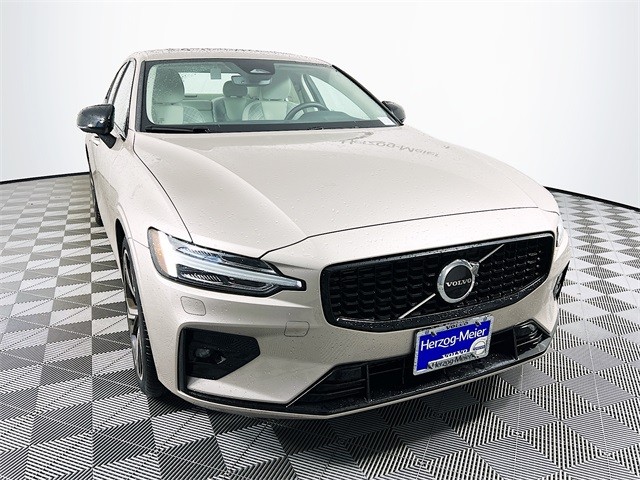 Certified Pre-Owned 2024 Volvo S60 B5 Core Dark Theme 4D Sedan in ...