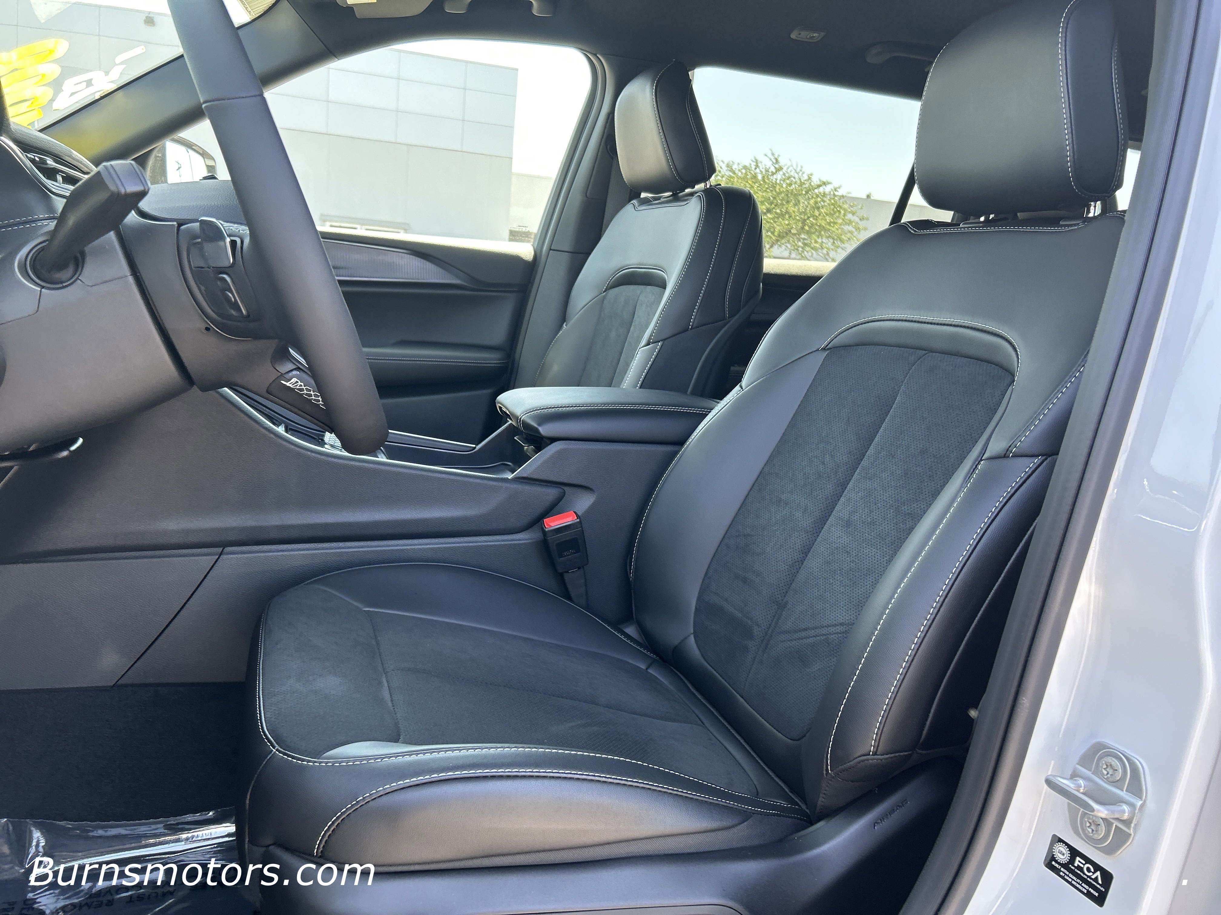 New 2025 Jeep Grand Cherokee L Altitude Utility in McAllen #25537 | Burns Motors