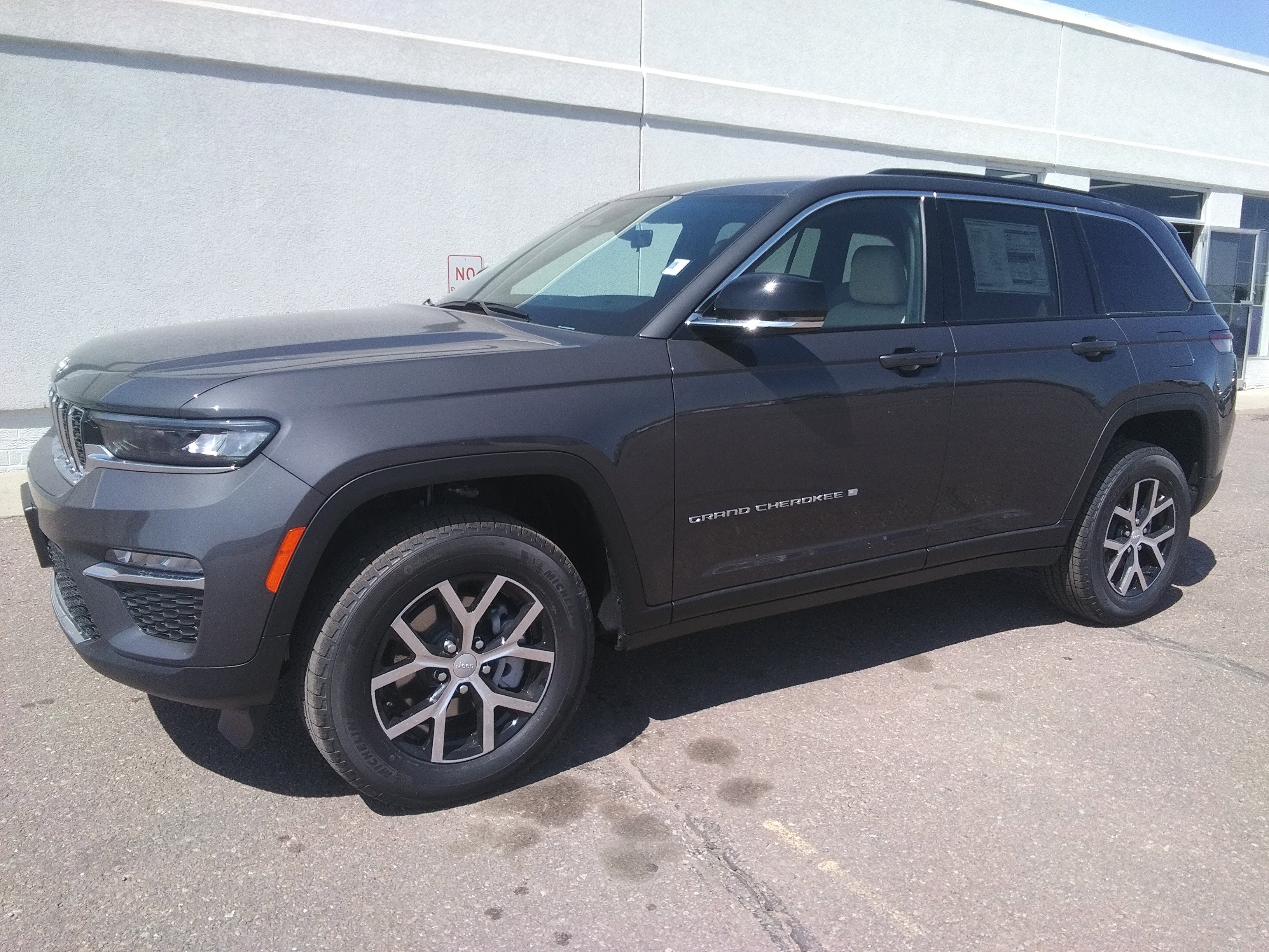 New 2025 Jeep Grand Cherokee Limited Utility for Sale #59776 | Aberdeen Chrysler Center