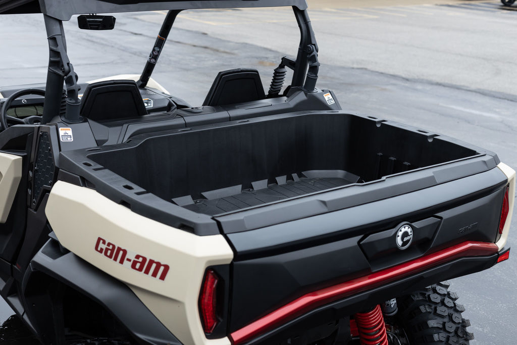 New 2024 Can-Am® Commander XT-P 1000R XT 1000R for sale in Alton, IL | Ted's Motorcycle World