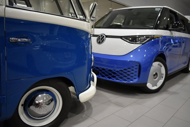 New 2025 Volkswagen ID. Buzz 1ST EDITION 4D Passenger Van in ...