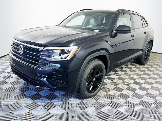 New 2025 Volkswagen Atlas Cross Sport 2.0T SEL R-Line Black Sport Utility in Pompano Beach # ...
