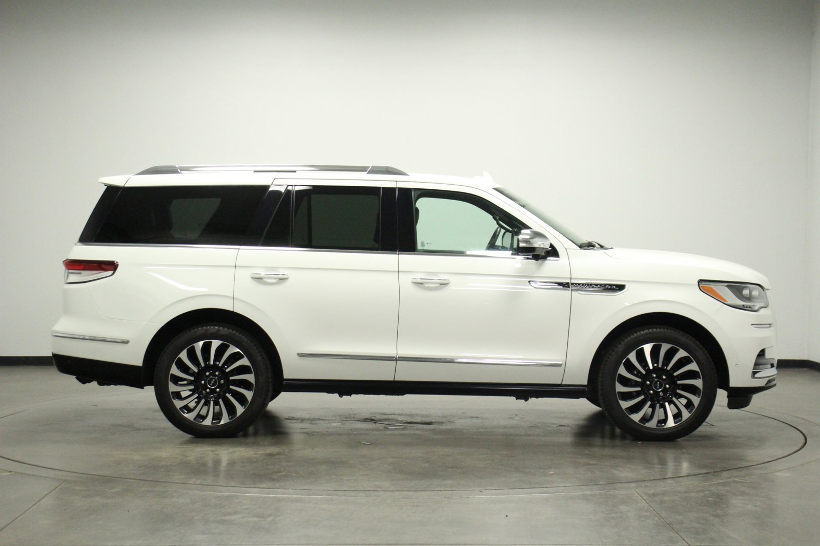 Lincoln Navigator 2022 White