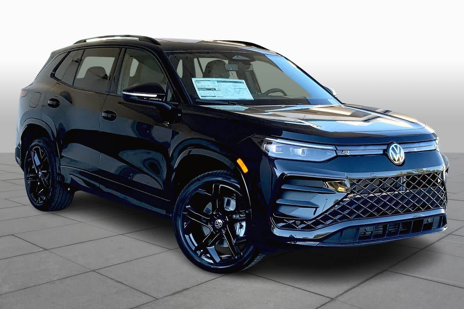 New 2026 Volkswagen Tiguan SE R-Line Black Sport Utility in Panama City ...