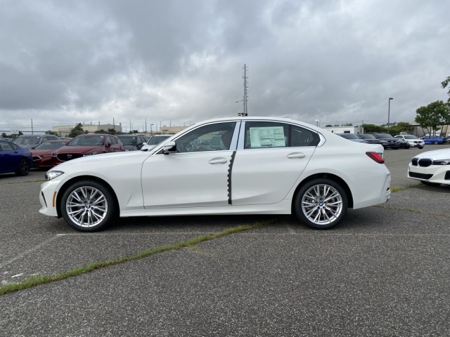 New 2024 BMW 3 Series 330i xDrive 4dr Car in Westbury #24-60034 | Rallye BMW | Rallye BMW