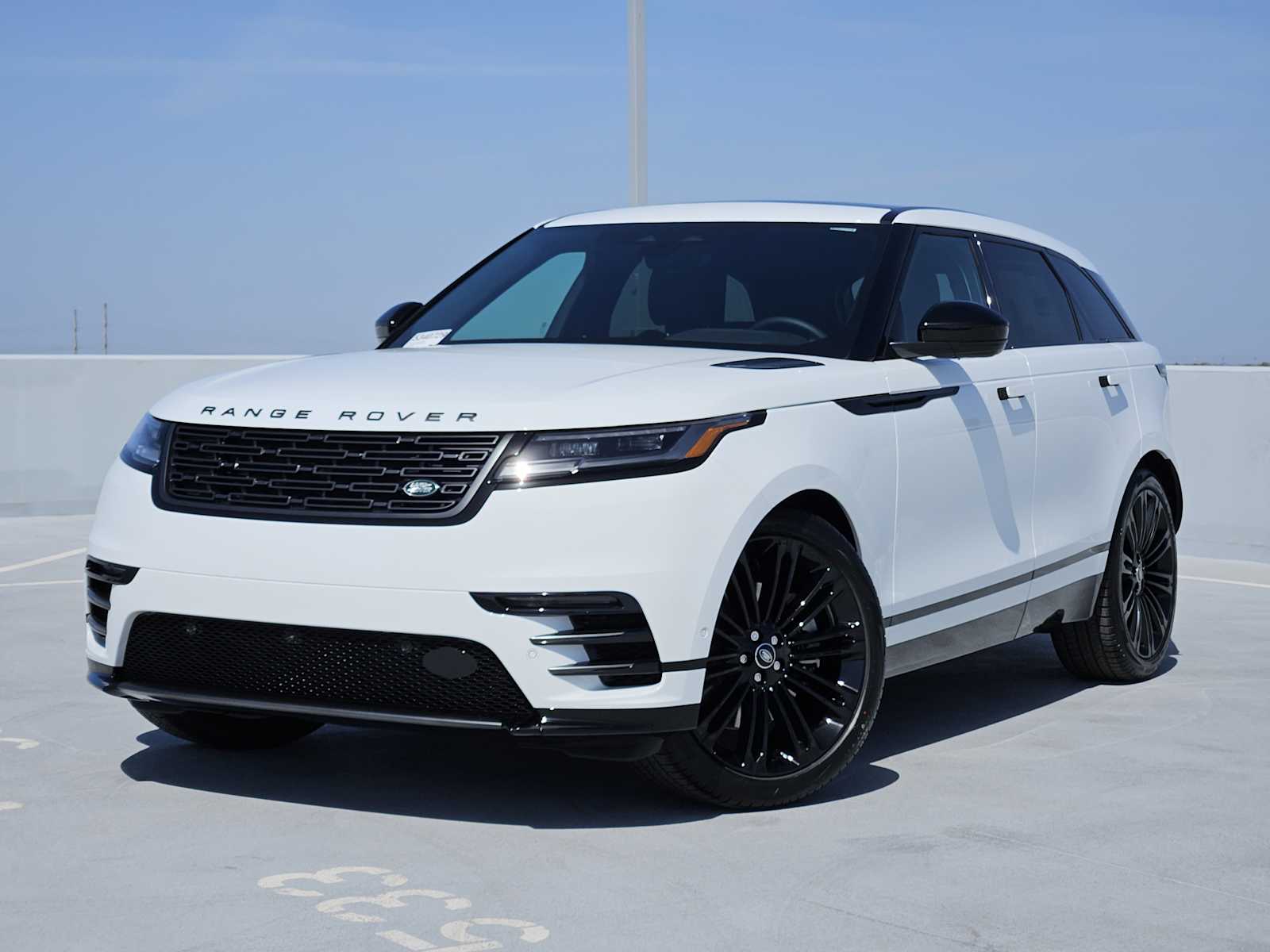 New 2026 Land Rover Range Rover Velar Dynamic SE Sport Utility in ...