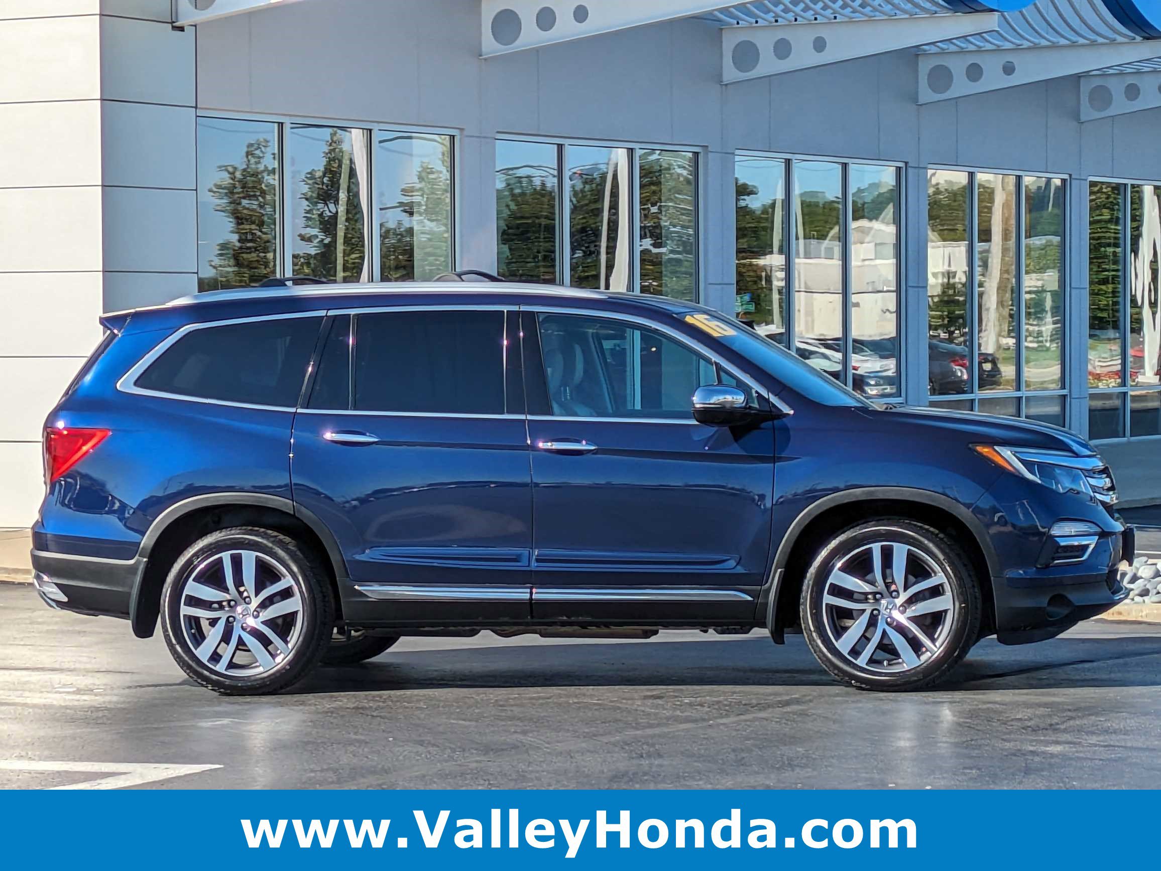 Honda Touring Elite Obsidian Blue