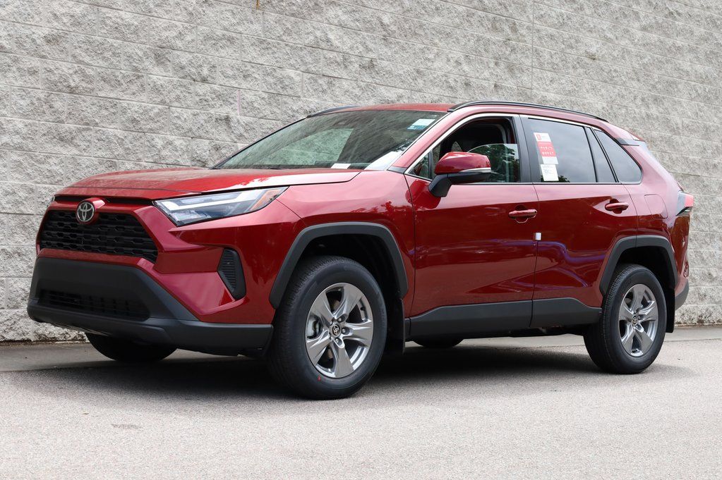 New 2025 Toyota RAV4 XLE XLE FWD SUV in West Columbia #W396839 | Peter ...