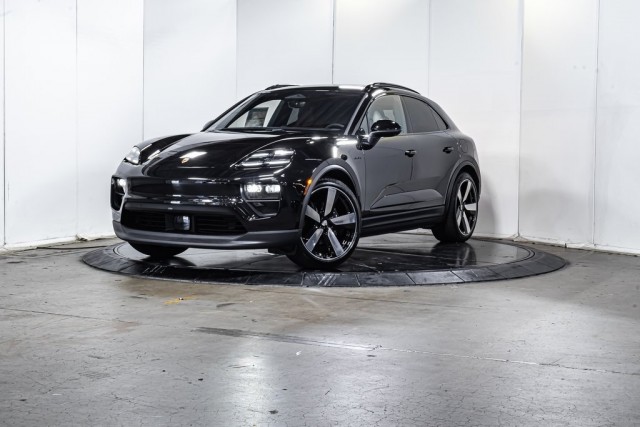 New 2025 Porsche Macan SUV in San Diego #SL078055 | Porsche Studio San Diego