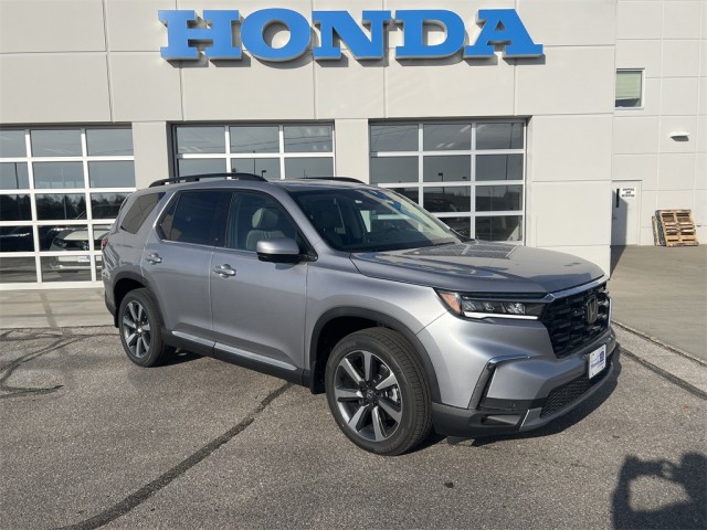 New 2025 Honda Pilot Elite near Omaha #S2814 | Honda of Lincoln