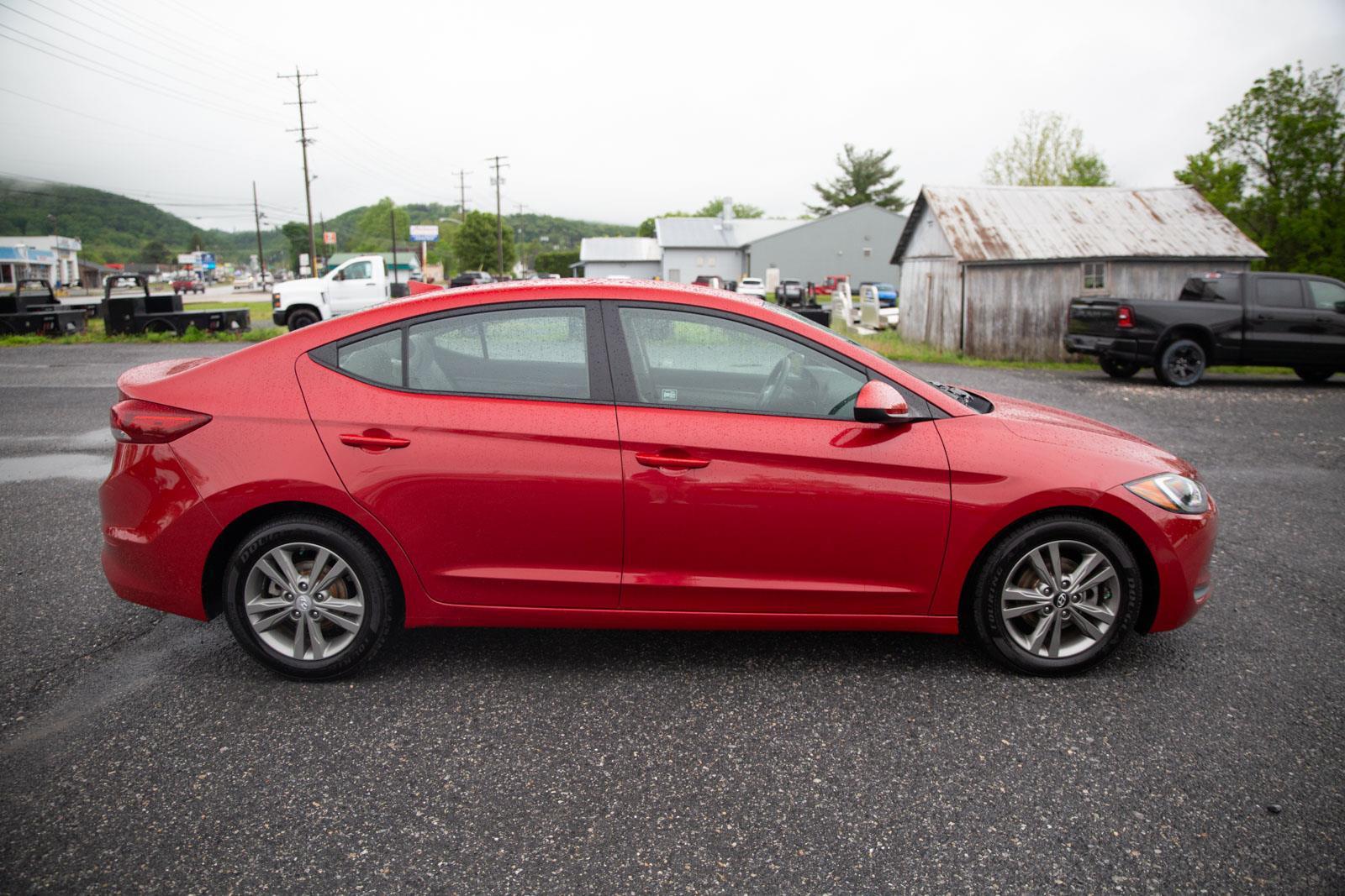 Pre-Owned 2018 Hyundai Elantra SEL Sedan in Waynesboro #U16619 ...