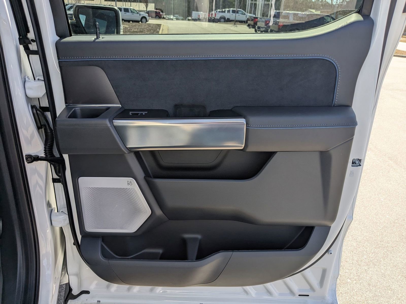 New 2025 Ford F-150 Platinum® SuperCrew® in Smithfield #F232 | Classic ...