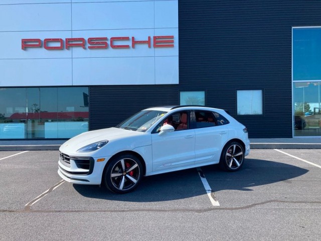 New 2025 Porsche Macan S AWD SUV in Lancaster #P2702 | Autohaus Lancaster Porsche
