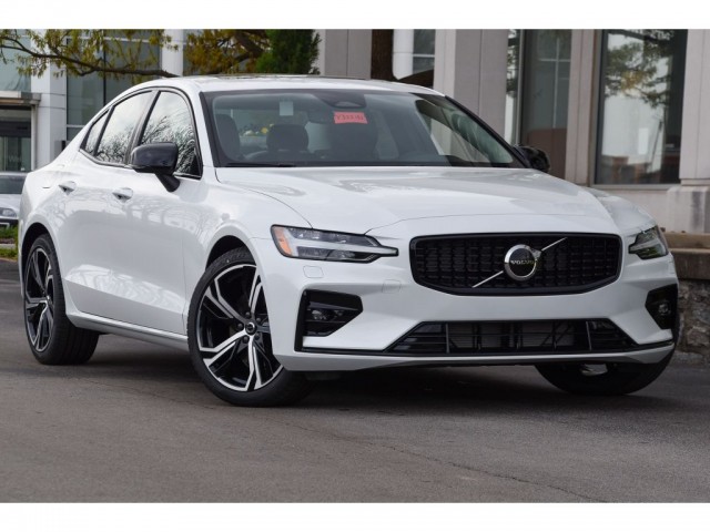 New 2024 Volvo S60 B5 Core Dark Theme Sedan in Lexington #V322183 | Quantrell Auto Group