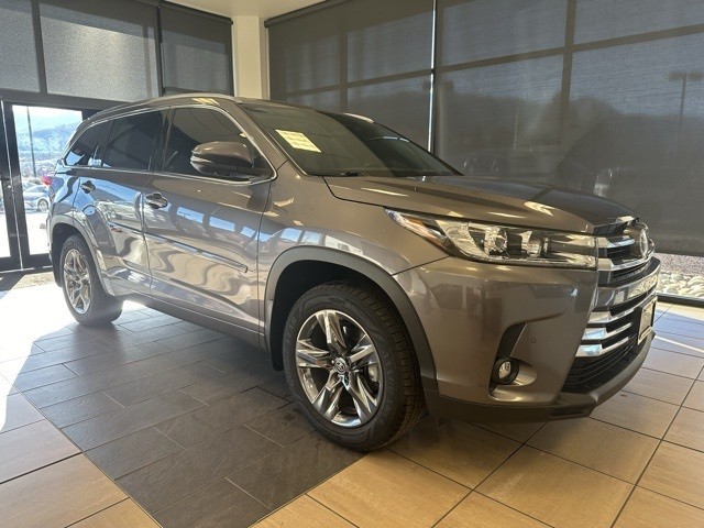 Pre-Owned 2019 Toyota Highlander Limited Platinum 4D Sport Utility in ...