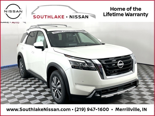 Nissan Pathfinder 2022 White