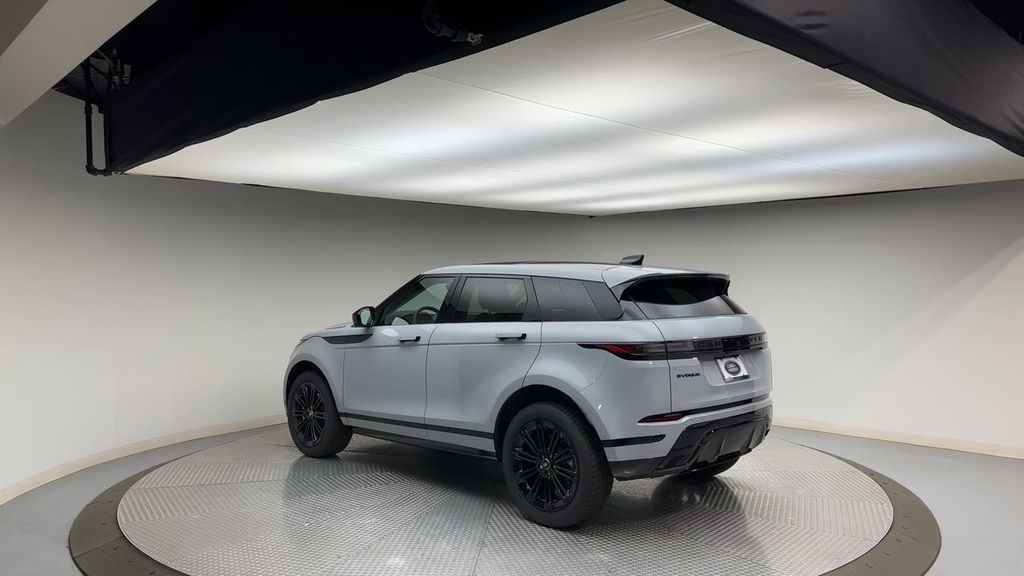 New 2024 Land Rover Range Rover Evoque Dynamic 4D Sport Utility in ...