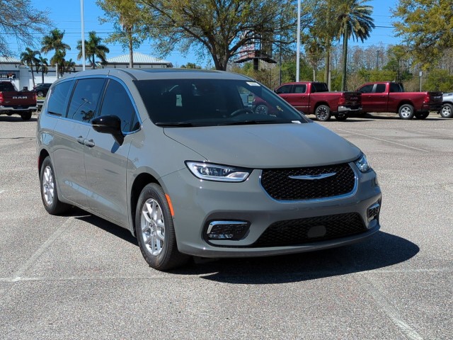 New 2025 Chrysler Pacifica Select Passenger Van in Sarasota #SR558136 ...