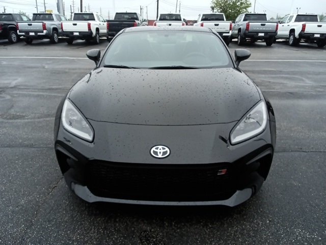 New 2025 Toyota GR86 Premium MT 2+2 COUPE 6 SPD M/T in Brook Park ...