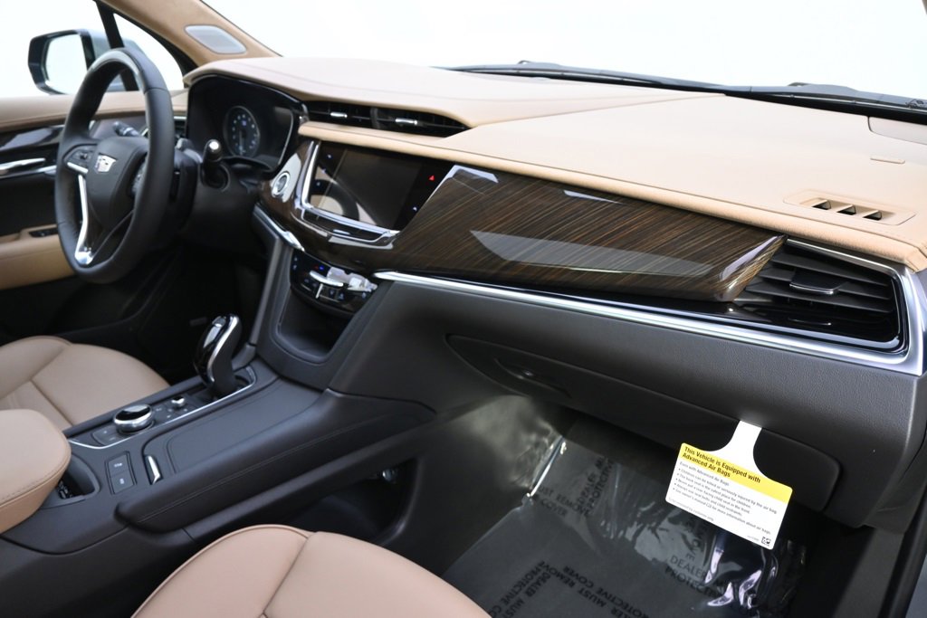 New 2025 Cadillac XT6 Premium Luxury SUV in Minneapolis #SZ124395R | Morrie's Golden Valley Cadillac