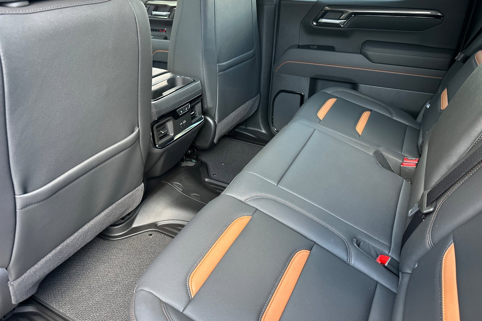 New 2026 GMC Sierra 1500 AT4 Crew Cab in Madera #TG174953 | Gill GMC