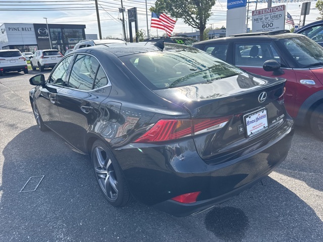 Pre-Owned 2018 Lexus IS 300 4D Sedan in Lakewood #J5026150 | Honda Universe
